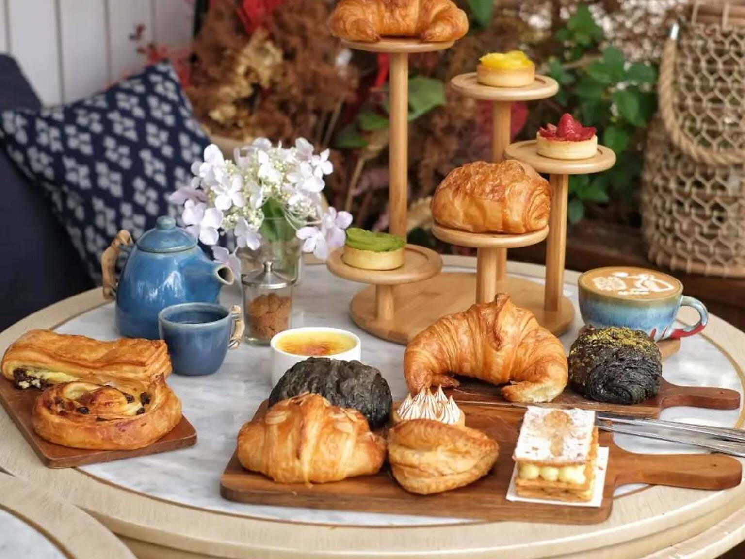 8 Best Cafes In Bali To Sip, Snack, And Soak Up The Island Vibes