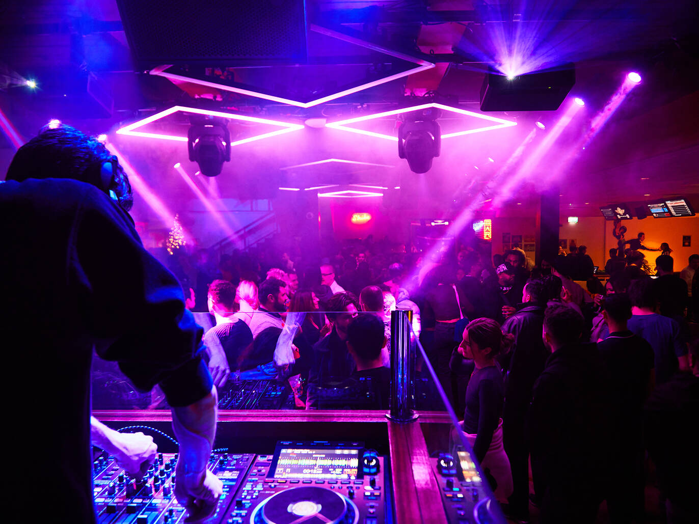 10 Best Pool Halls in London