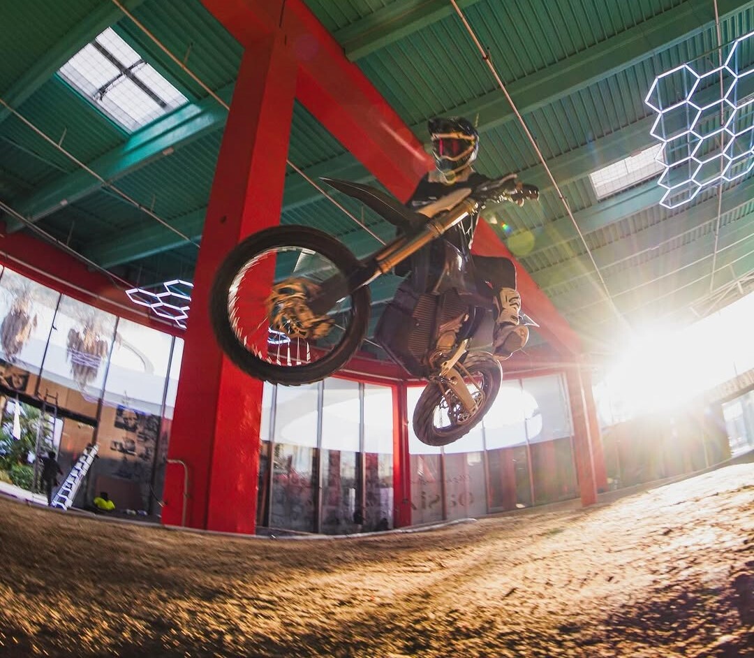Madrid tiene ya el primer circuito de motocross indoor del mundo (para ...
