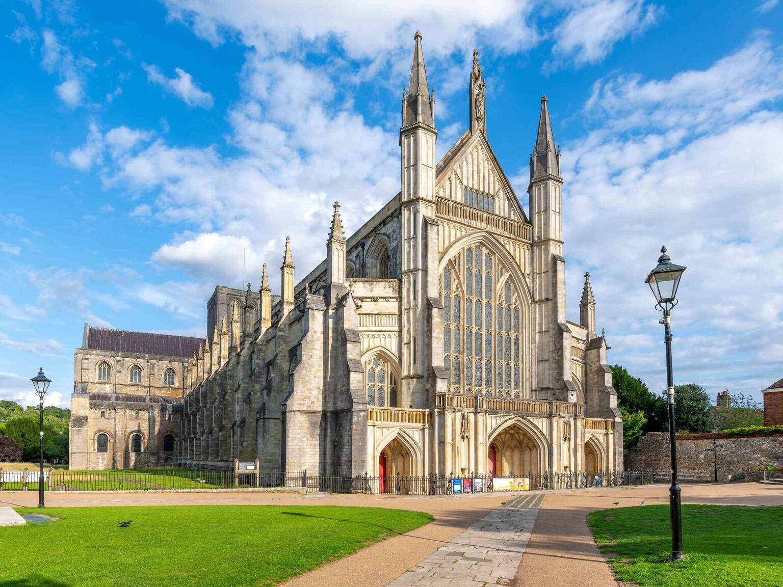 9 Best Things To Do in Southampton: Food, Activities and More