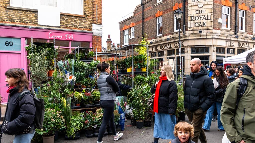 Columbia Road Flower Market: A Londoners guide to beating the queues ...