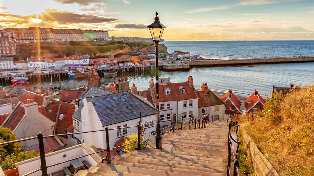 21 Great Things To Do in Whitby For The Ultimate Seaside Weekend