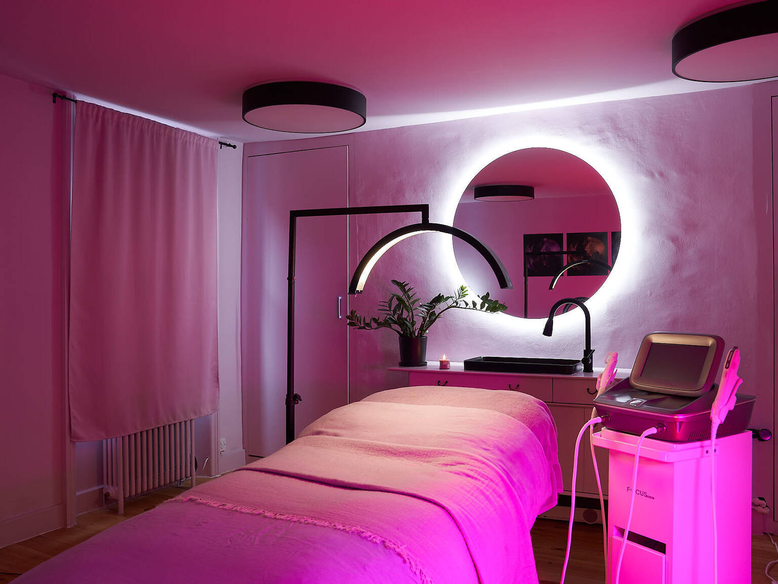 19 Best Facials and Facial Treatments in London For Glowing Skin