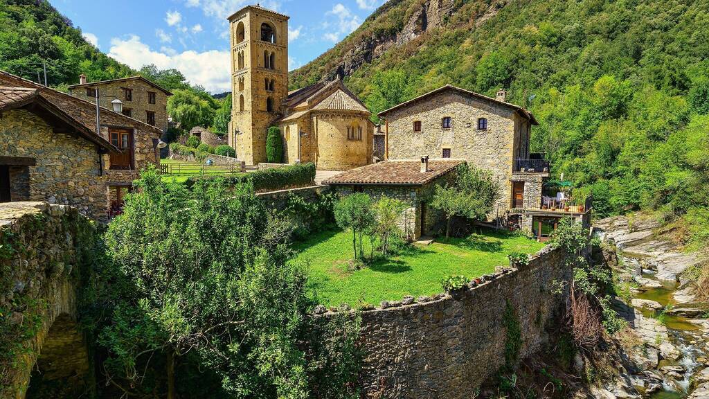 20 Beautiful Places in Catalonia for 2025