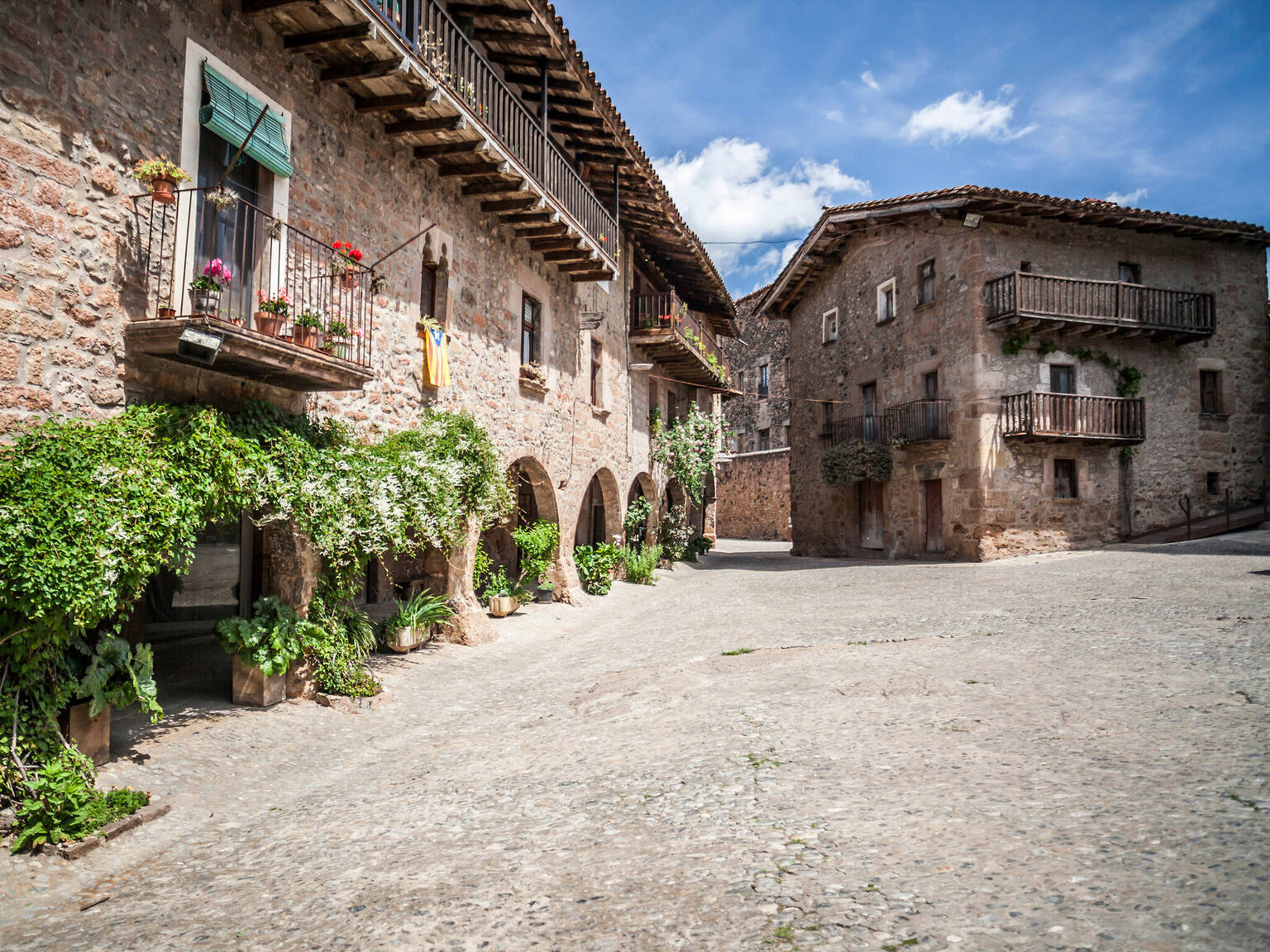 20 Beautiful Places in Catalonia for 2025