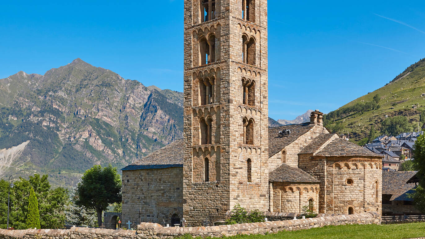 20 Beautiful Places in Catalonia for 2025