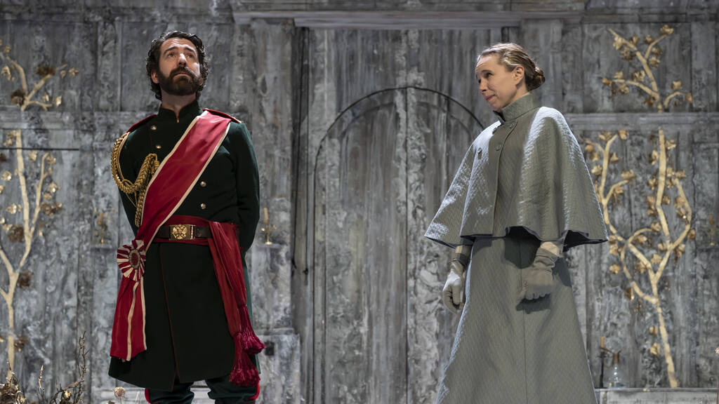 Three Sisters, Shakespeare’s Globe review: Michelle Terry plays Olga in ...