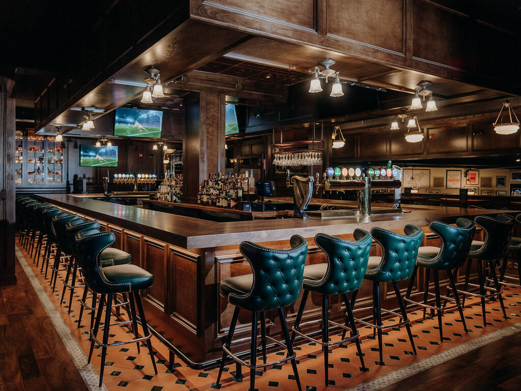 12 Best Irish Pubs in Boston For a Pint and Live Music