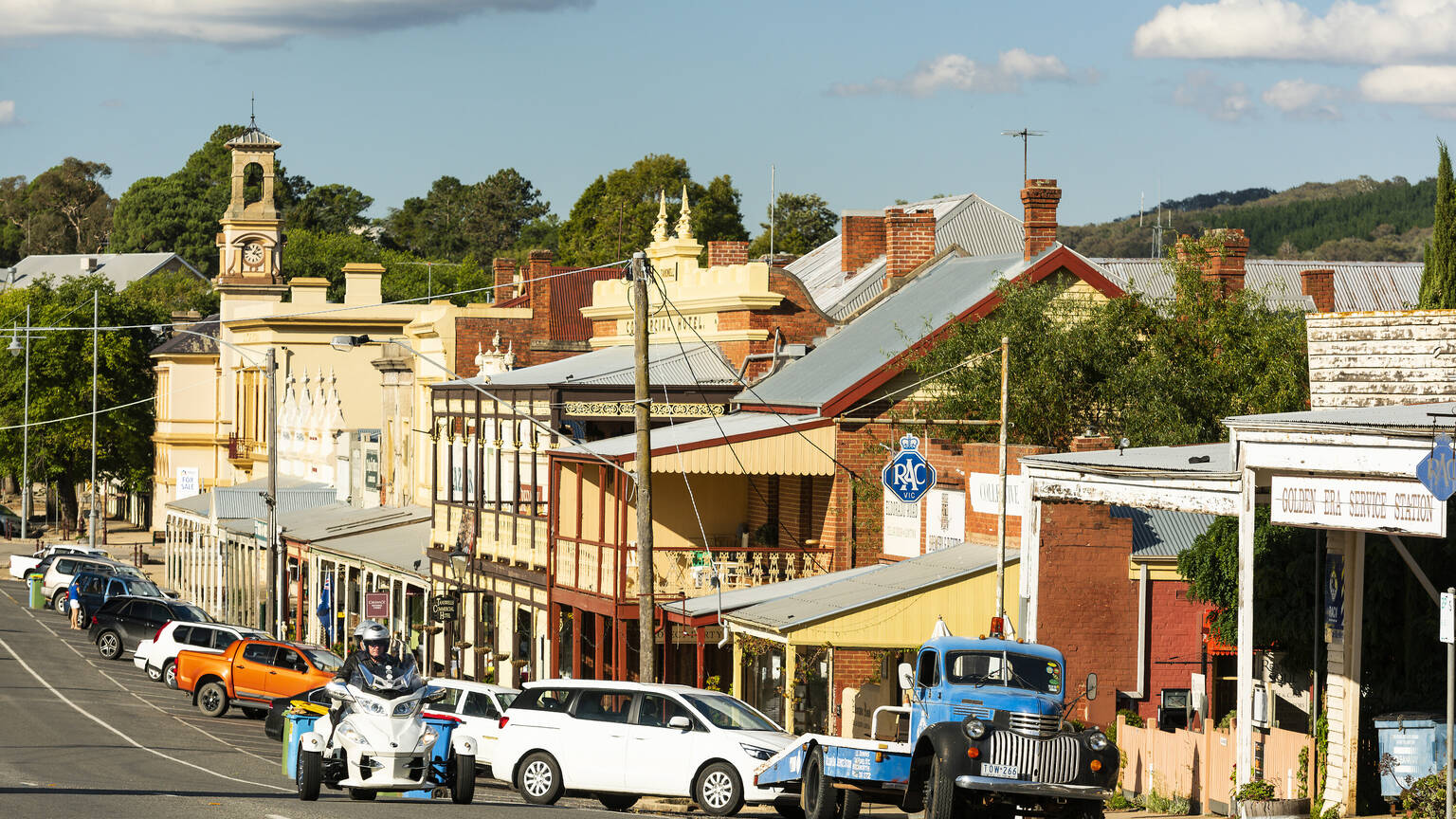 Two regional Victorian towns in the top 10 destinations in Australia