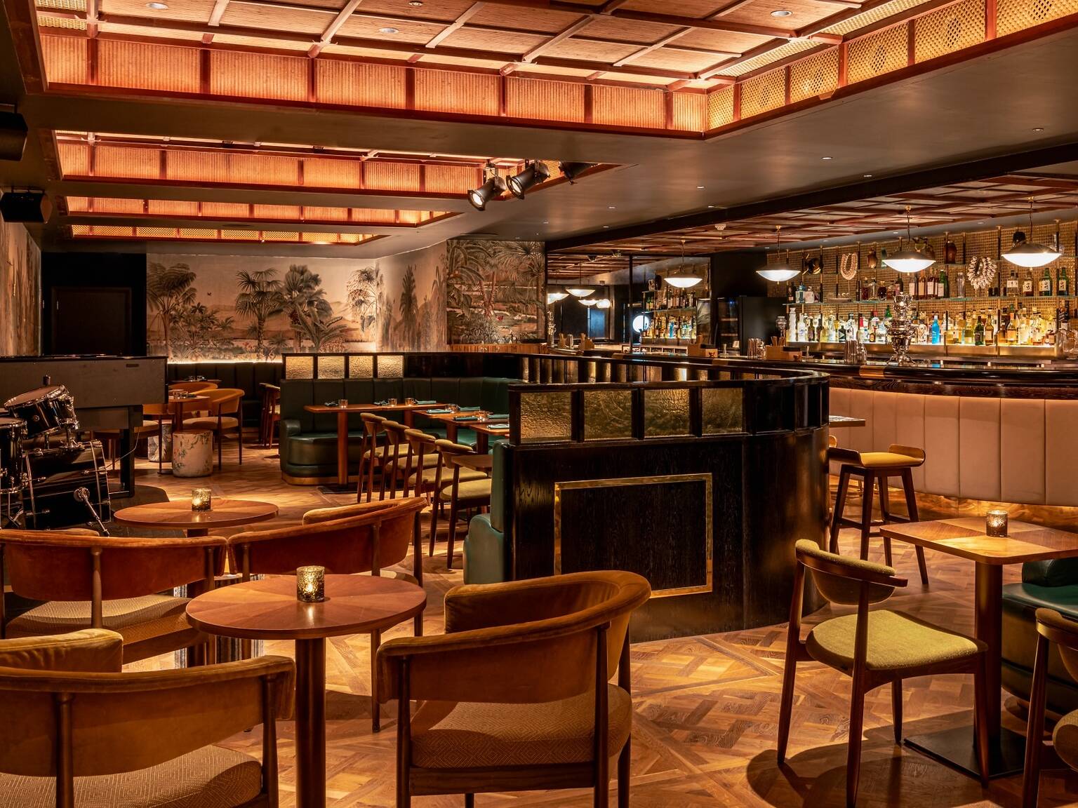 18 Best Bars In Covent Garden For Wine and Cocktails