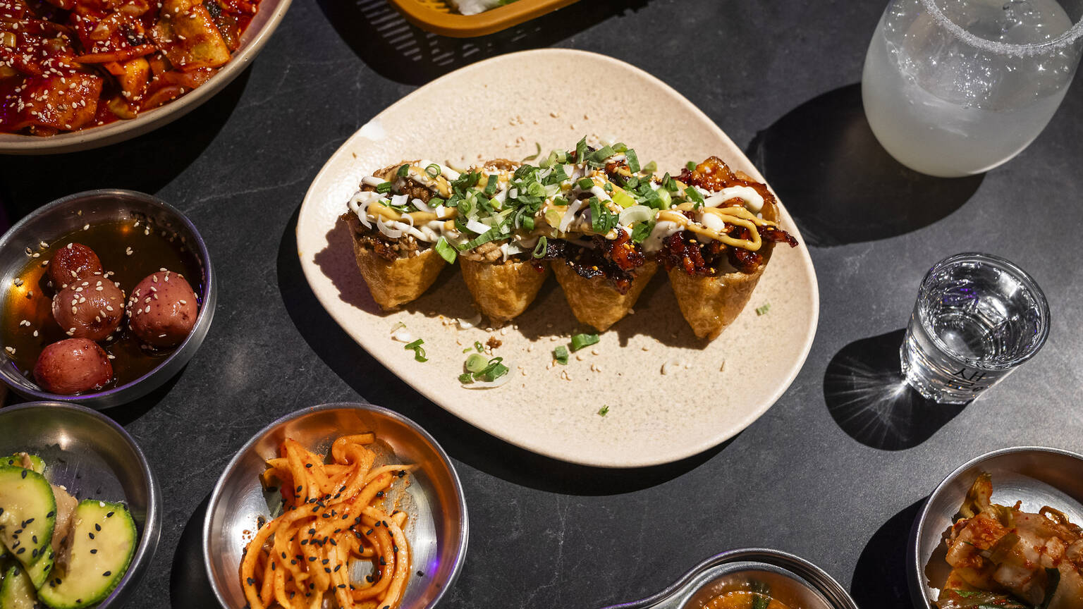 Xeul: BBQ coreano con salas de karaoke temáticas