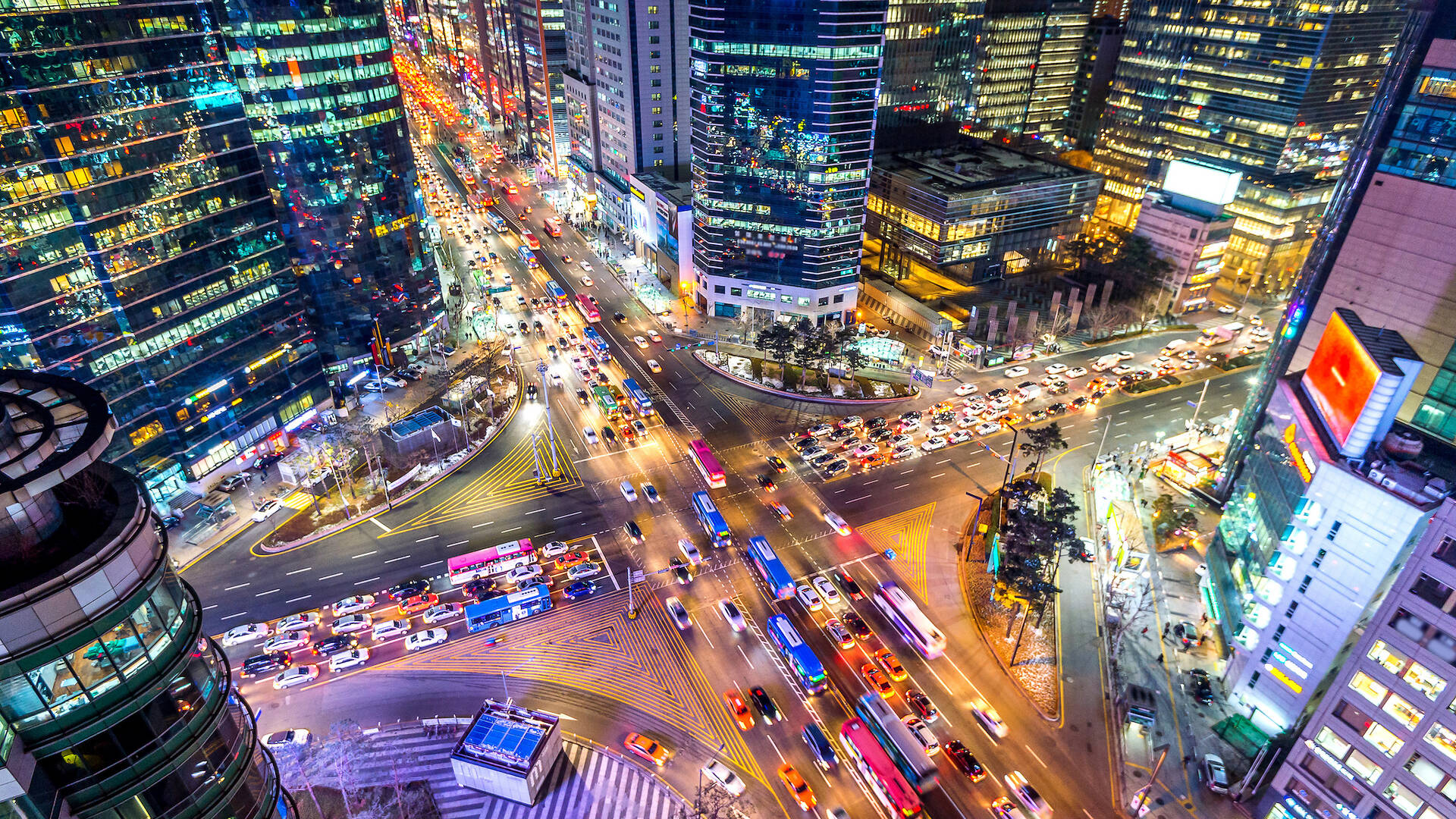 19 Cities With the World’s Best Public Transport, According to Locals