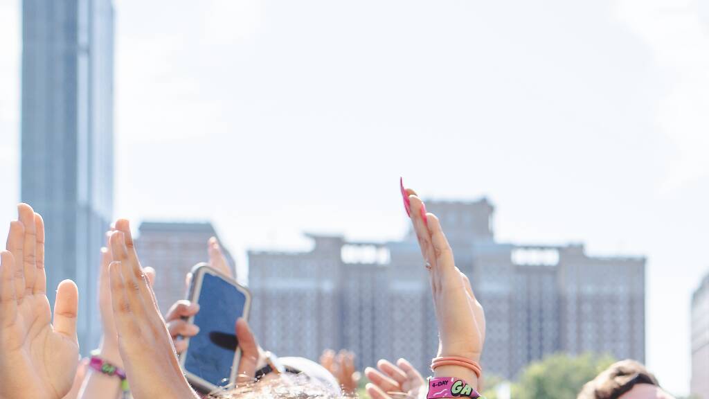 Lollapalooza 2025: Daily lineup details and how to get tickets