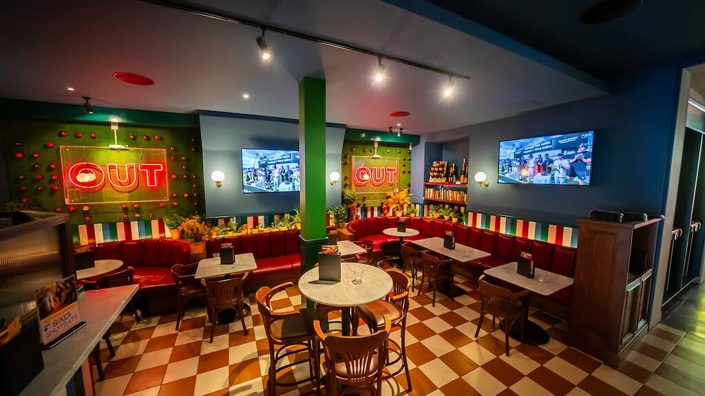 Sixes Social Cricket Fitzrovia | Things to do in Great Portland Street ...