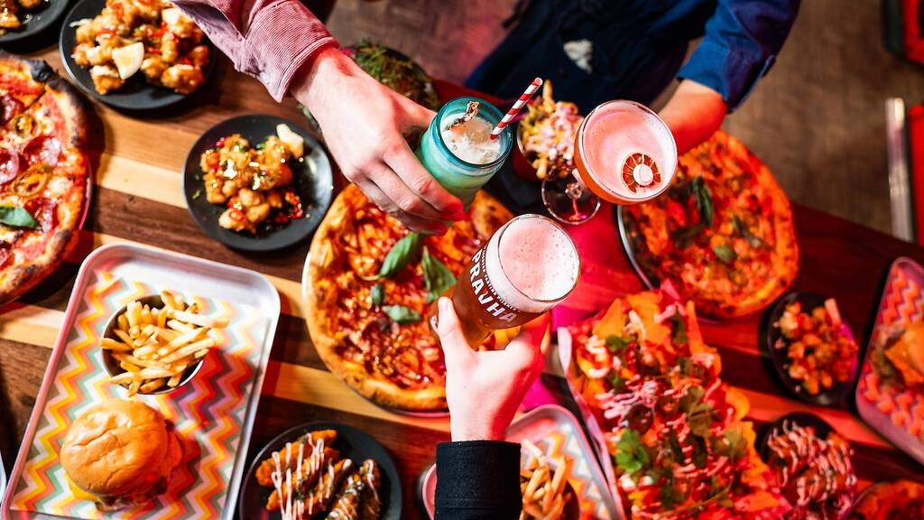 Sixes Social Cricket Fitzrovia | Things to do in Great Portland Street ...