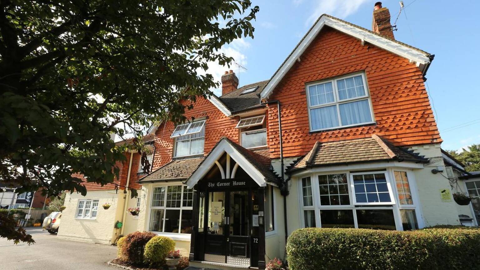7 Best Gatwick Hotels for Stress-Free Layovers in 2025