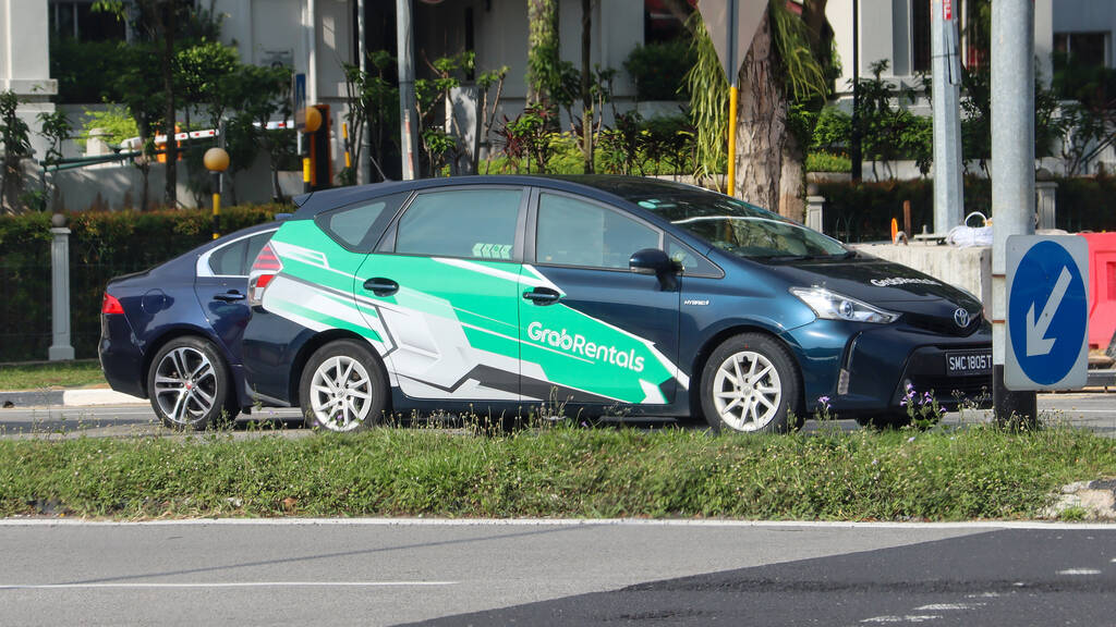 Grab To Launch New Street-Hailing Service GrabCab In 2025