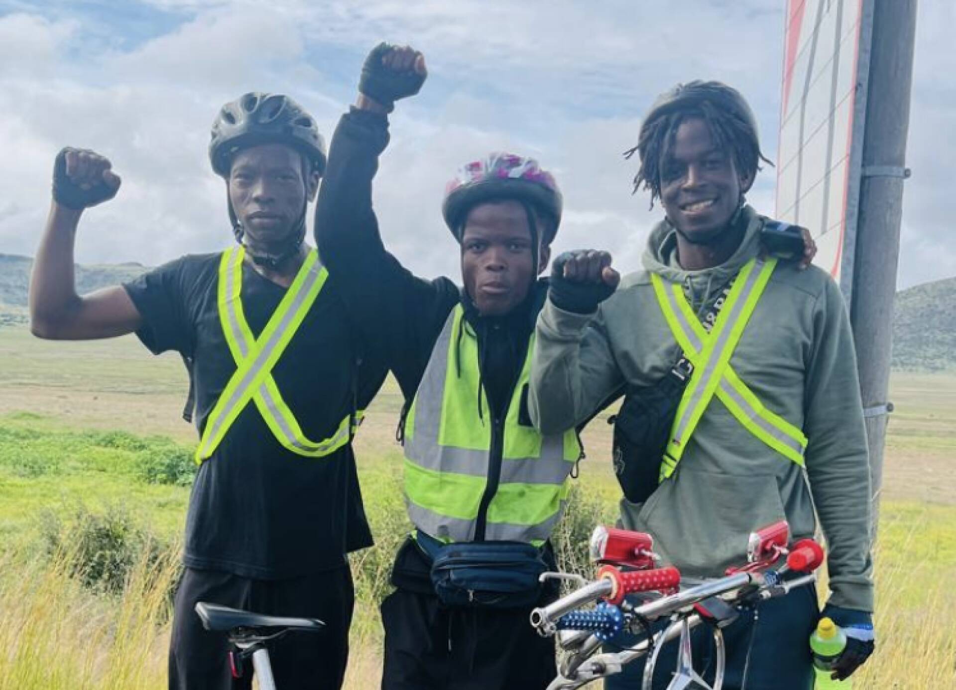 TikTok cycle trio heading to Cape Town!