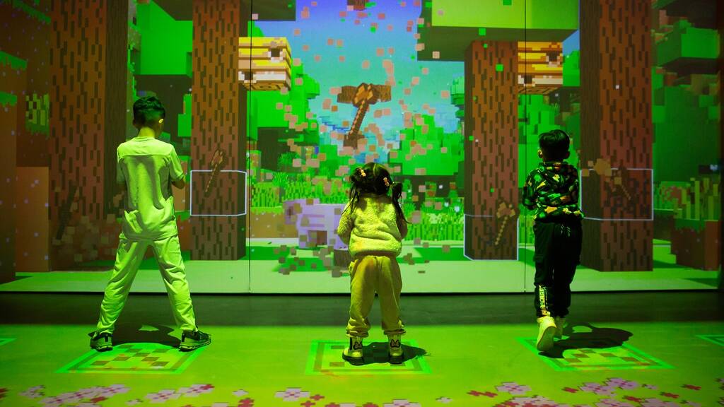 Minecraft Experience: Villager Rescue, Corner Corner review: immersive ...