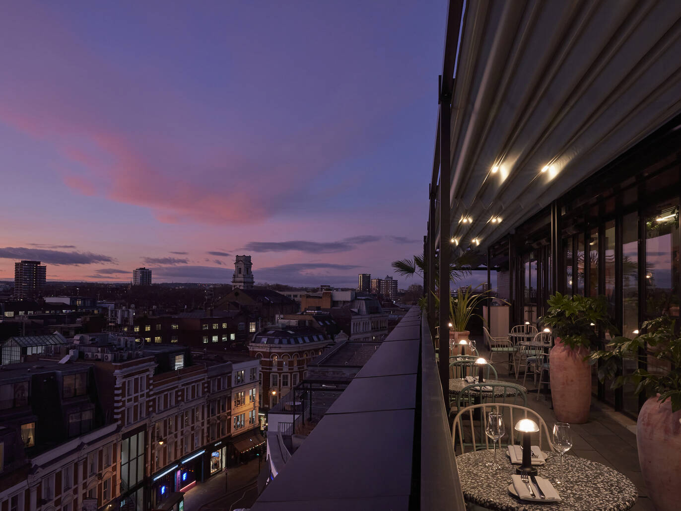 14 Best Rooftop Bars in London For Booze With Views