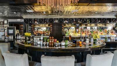 15 Best Bars in Dallas to Grab a Drink Right Now