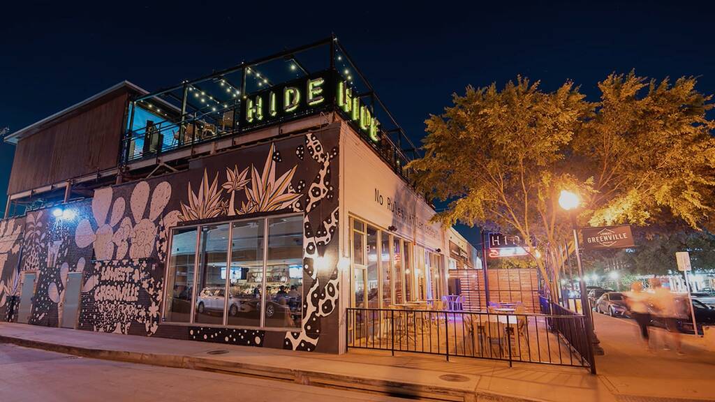 15 Best Bars in Dallas to Grab a Drink Right Now