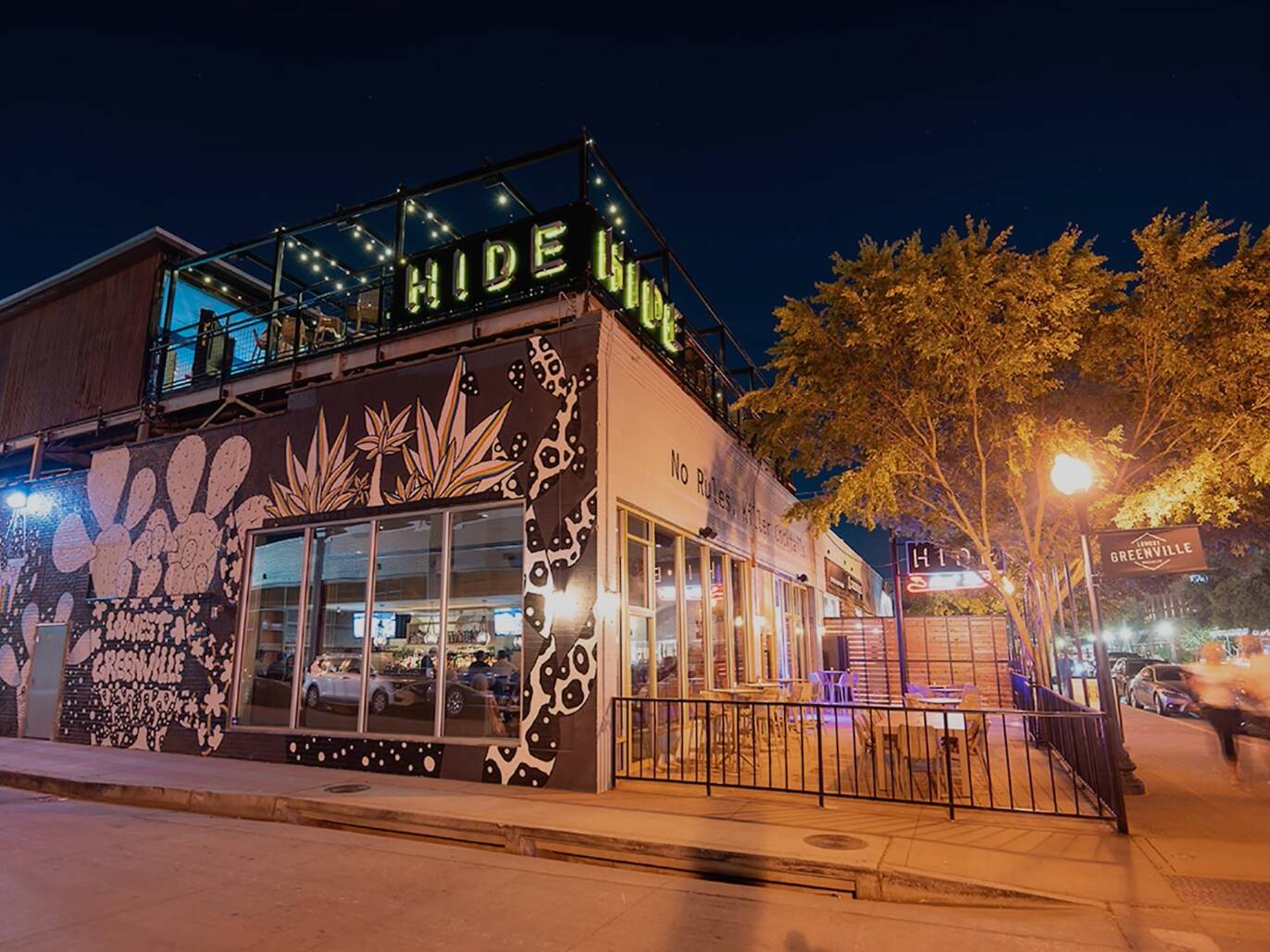 15 Best Bars in Dallas to Grab a Drink Right Now