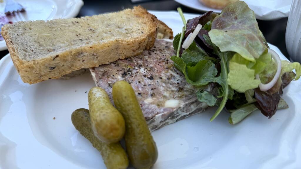 Cafe 2001 | Restaurants in Downtown Arts District, Los Angeles