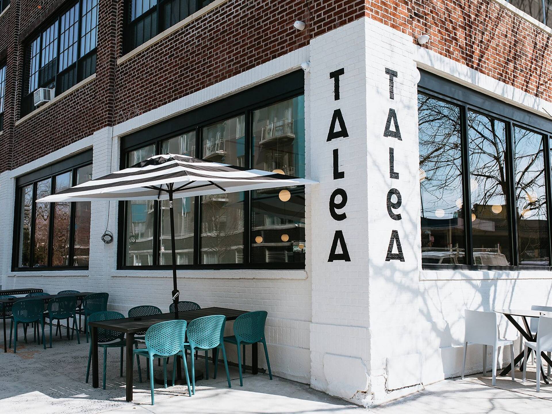 NYC's 19 best outdoor bars for drinks outside this season