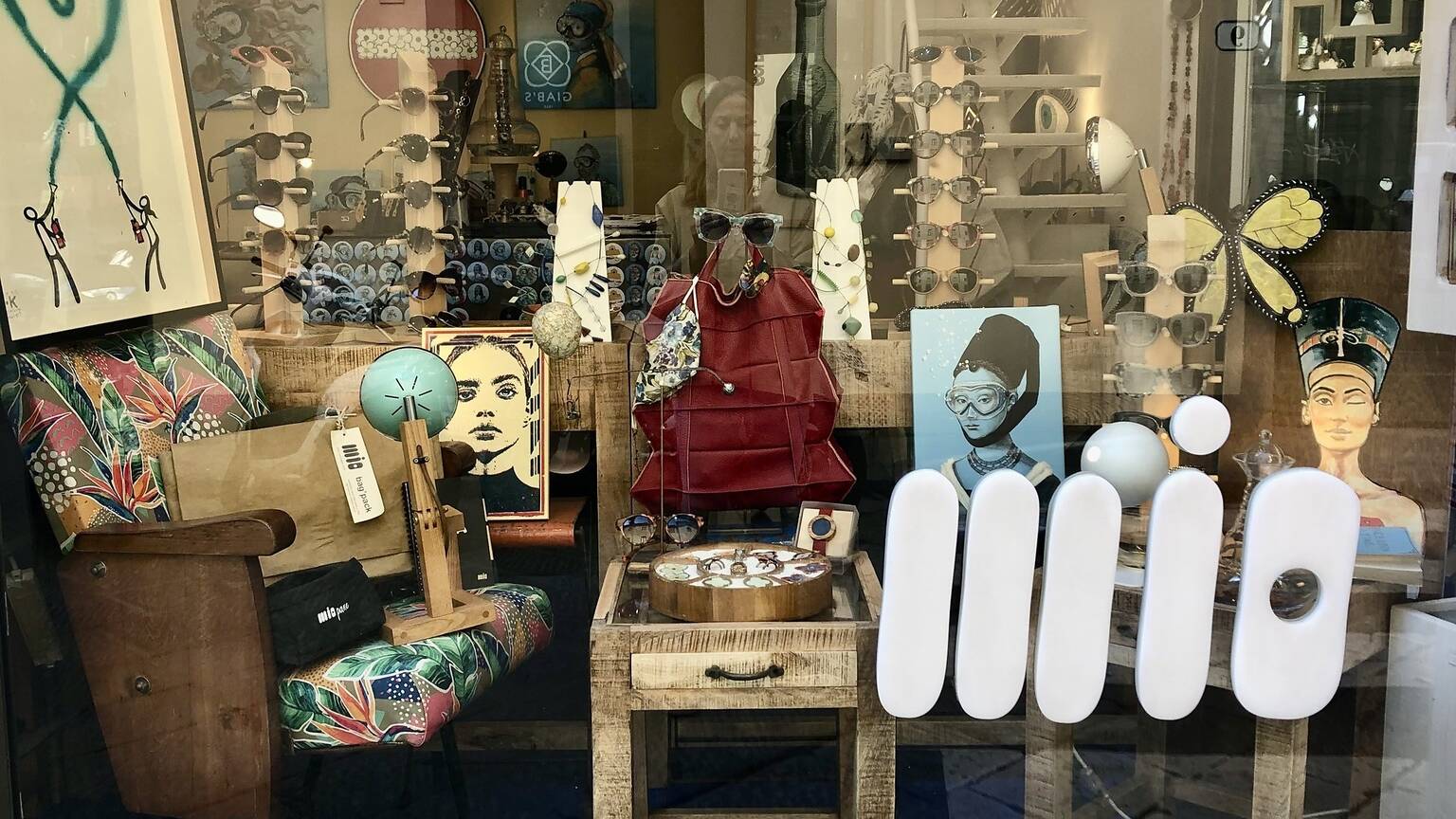 The Ultimate Shopping Guide to Florence: Best Boutiques, Brands And More