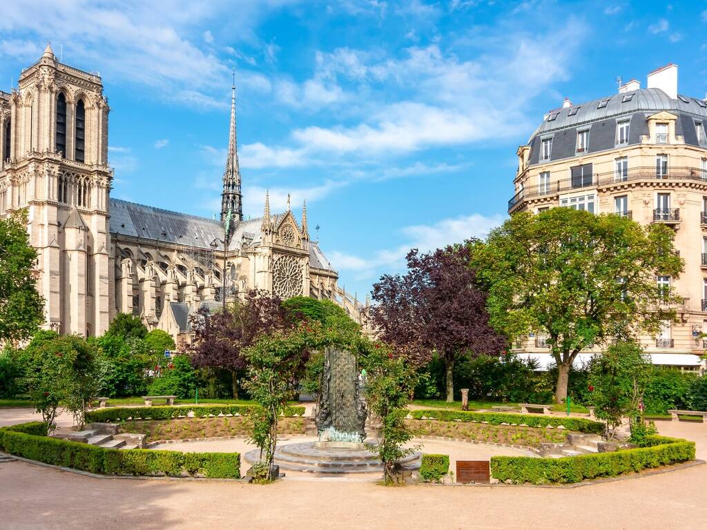 23 Best Parks and Gardens in Paris, By Local Editors