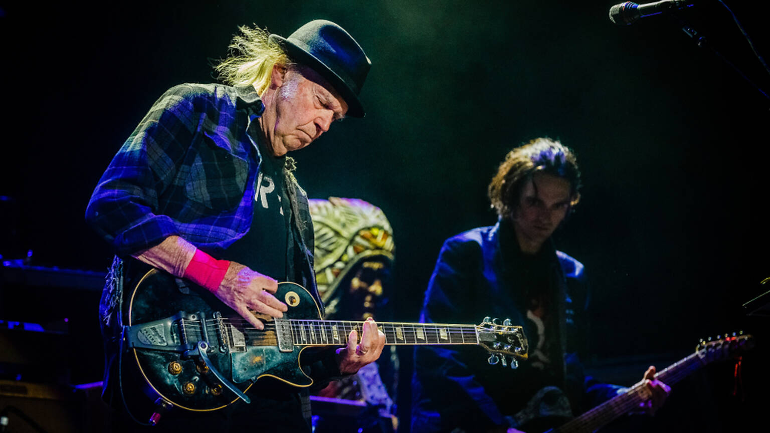 Neil Young, Kings of Leon and The Lumineers Will Headline Brand-New UK ...
