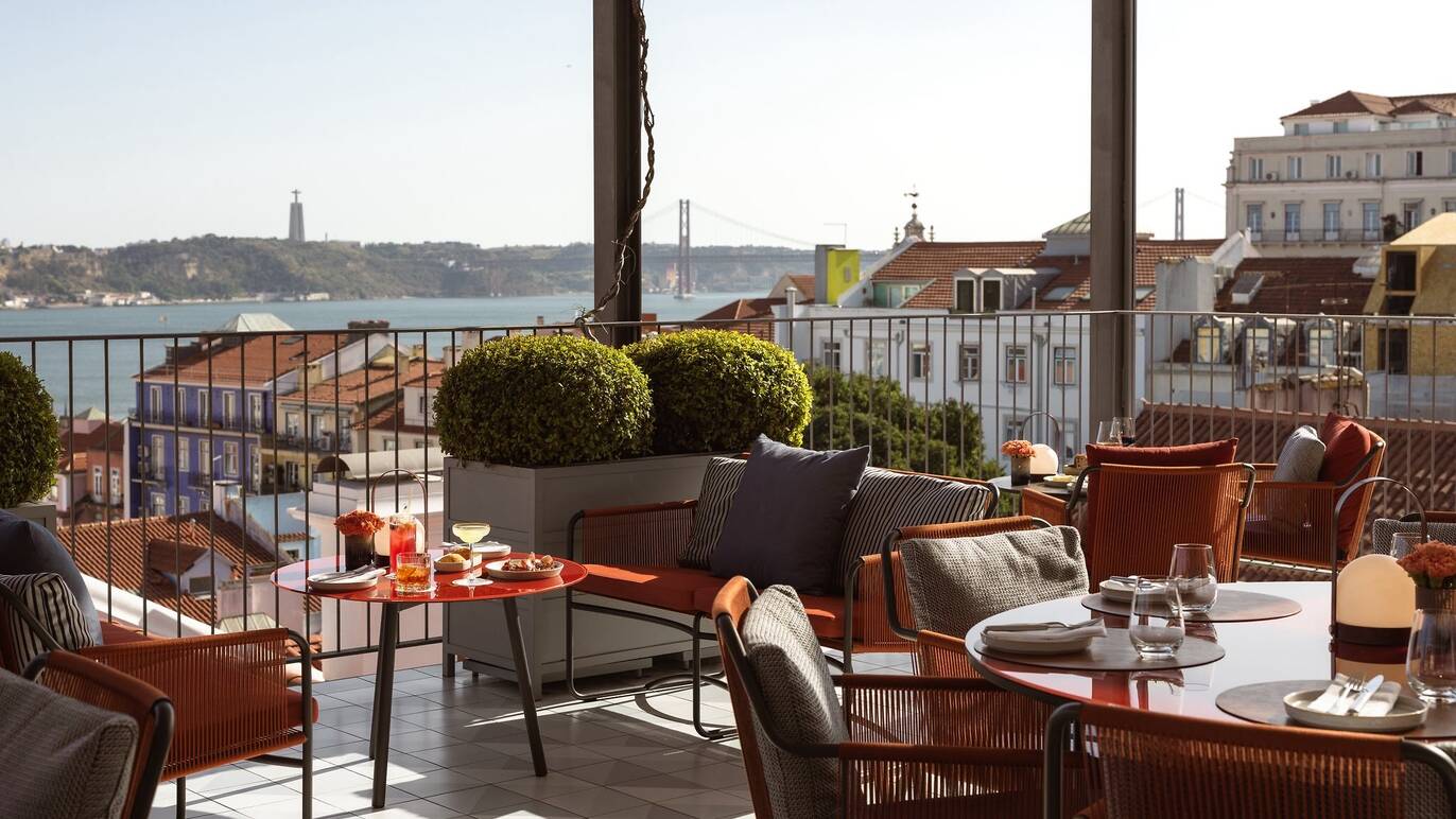 Copos ao pôr-do-sol: os melhores rooftops em Lisboa