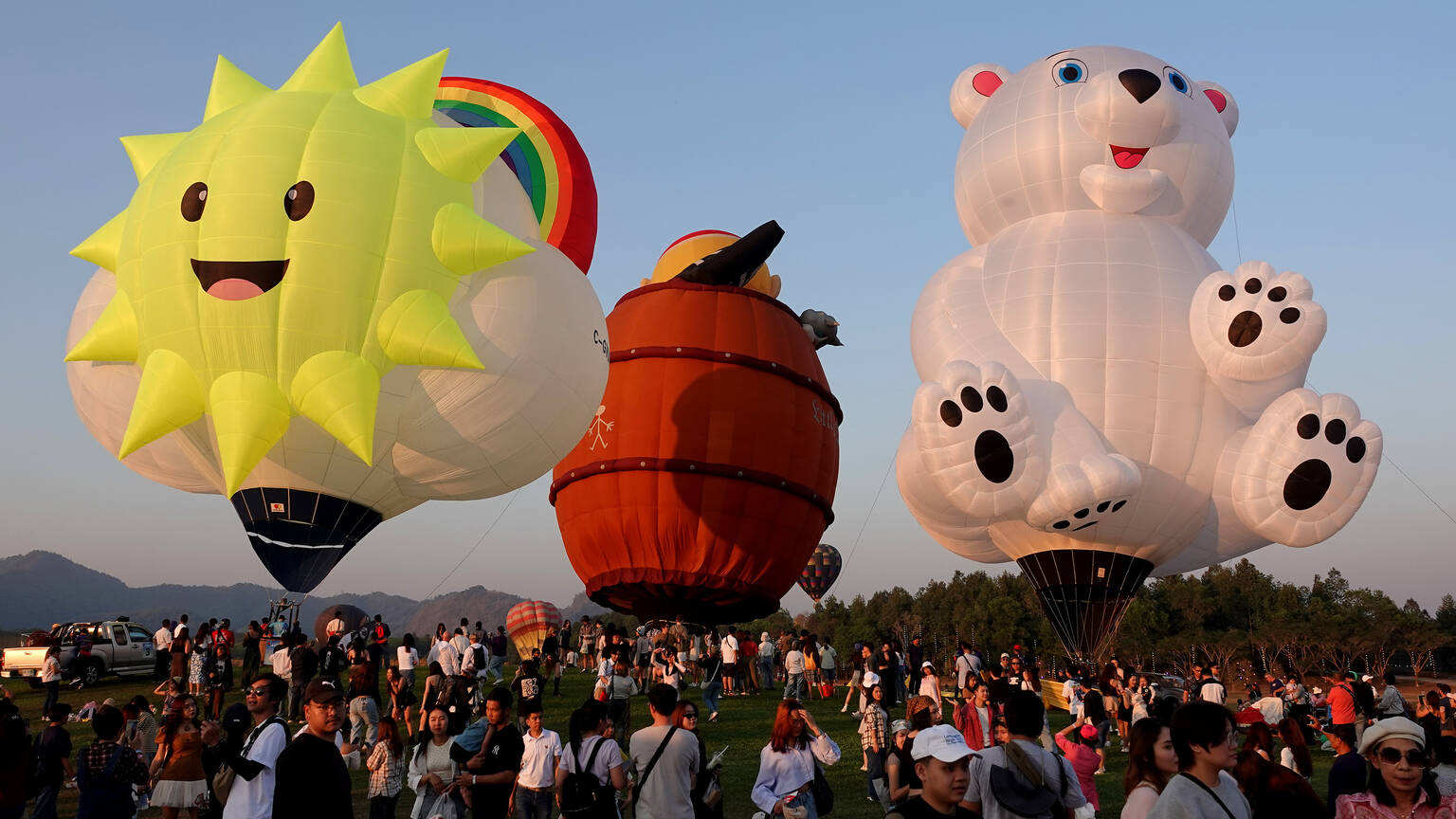 AIA Hot Air Ballon Fest offers full ticket refunds following balloon ride disappointments and ...