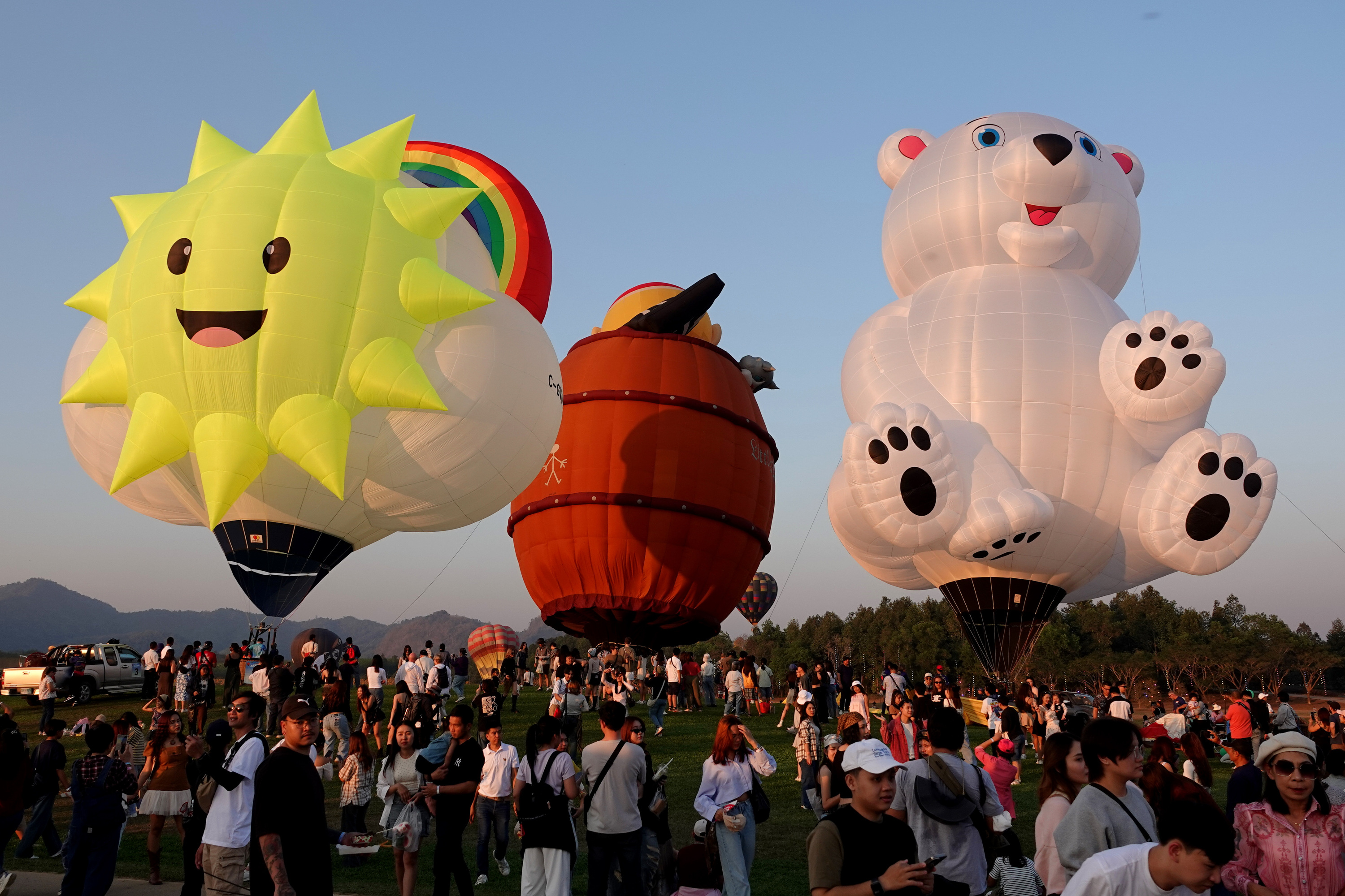 AIA Hot Air Ballon Fest offers full ticket refunds following balloon ...