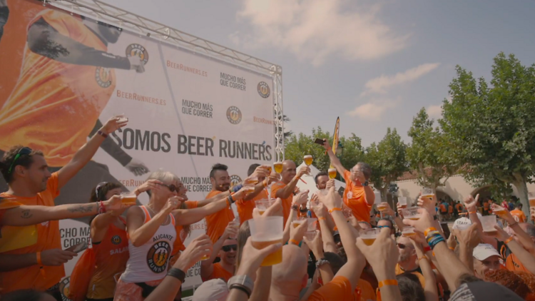 Correr a cambio de cervezas y tapas, la carrera gratuita que se celebra en Barcelona este otoño