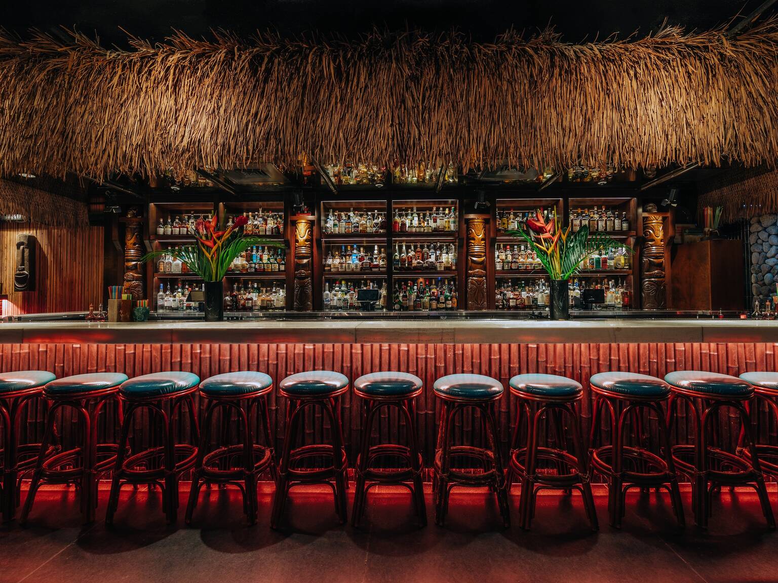 21 Best Chicago Bars Everyone Should Know