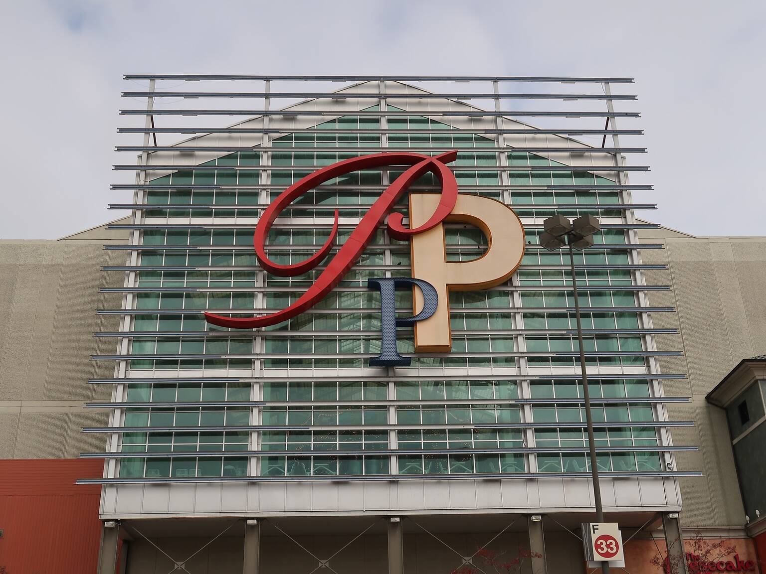 13 Outlets Near New York for All-Day Shopping