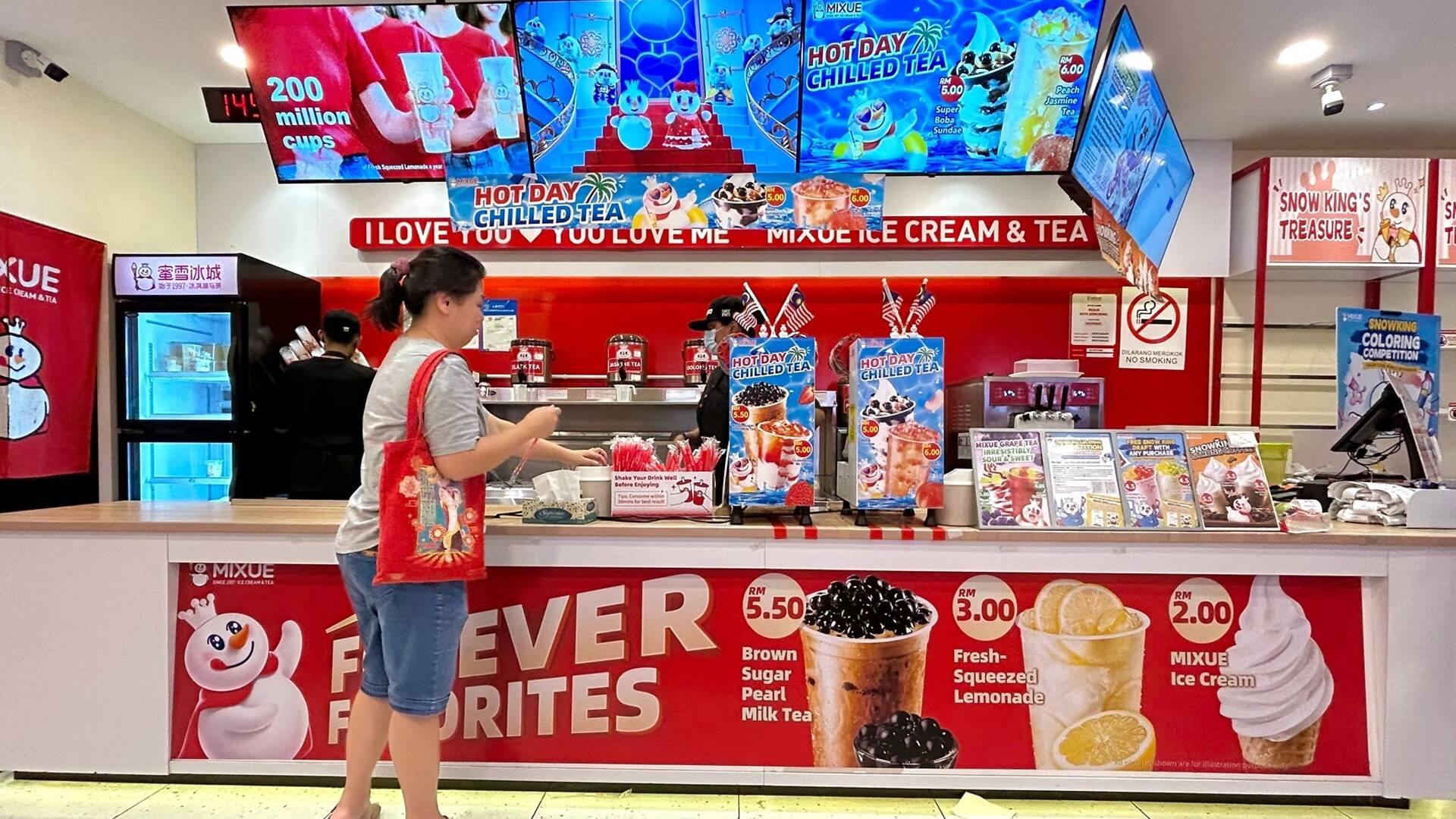 The World’s Largest Fast-Food Chain Opens in NYC