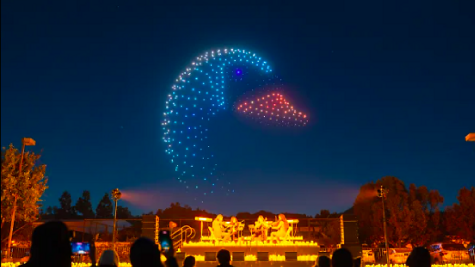 Un espectáculo con cientos de drones y más de 20.000 velas se celebra ...