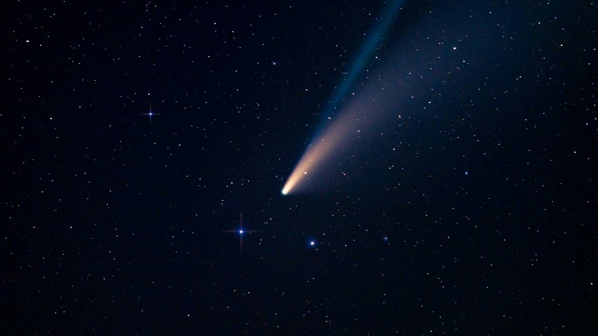 Comet alert! A newly discovered comet is visible in Australian skies