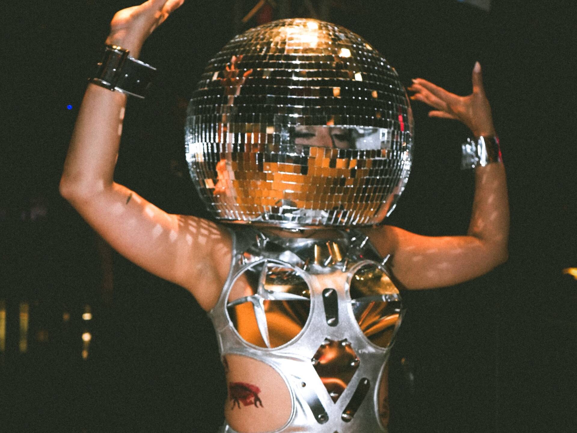 12 Best Halloween Bars in Chicago For A Killer Spooky Season