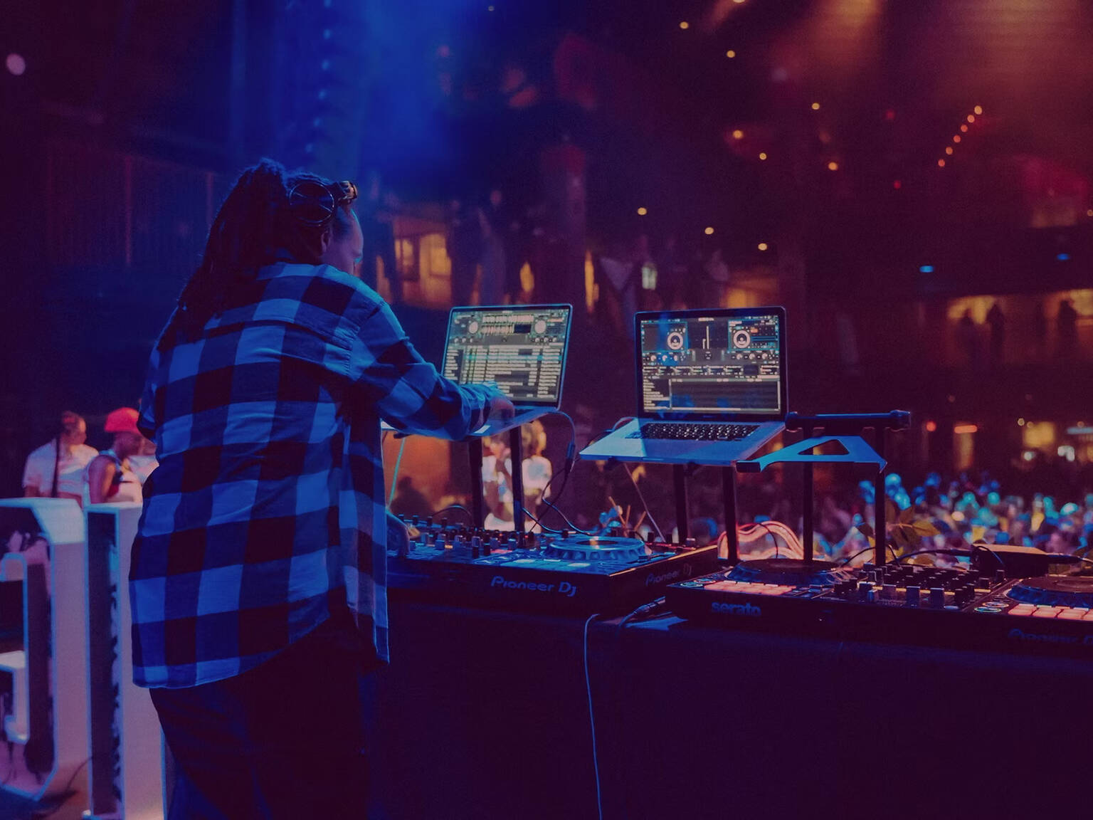 Best Boston Gay Bars: Clubs & Restaurants for LGBTQ+ Fun