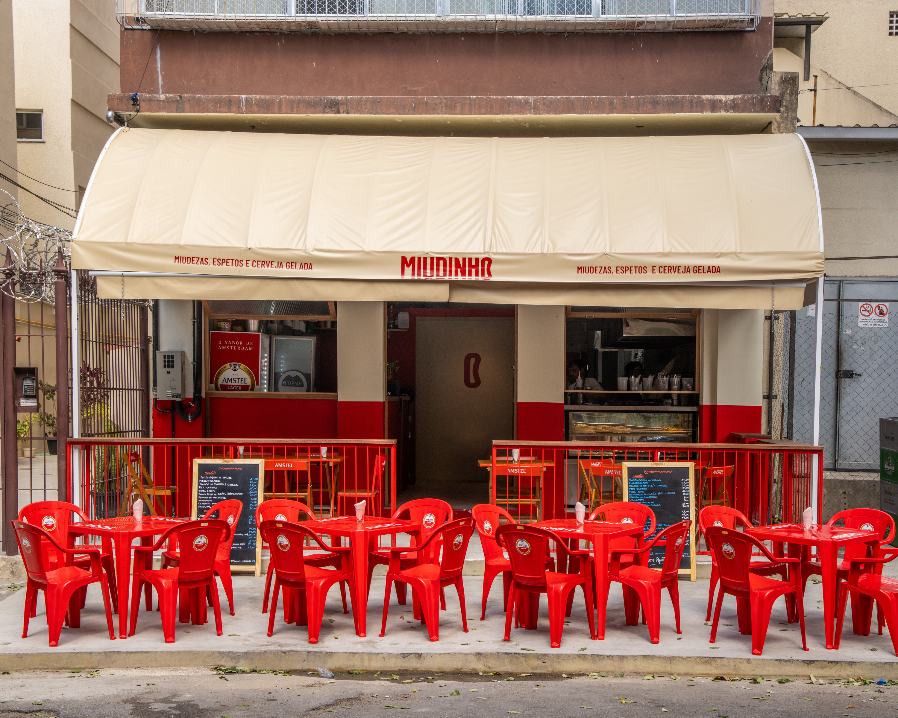Colado no Maracanã, Miudinho é o novo bar que você precisa conhecer