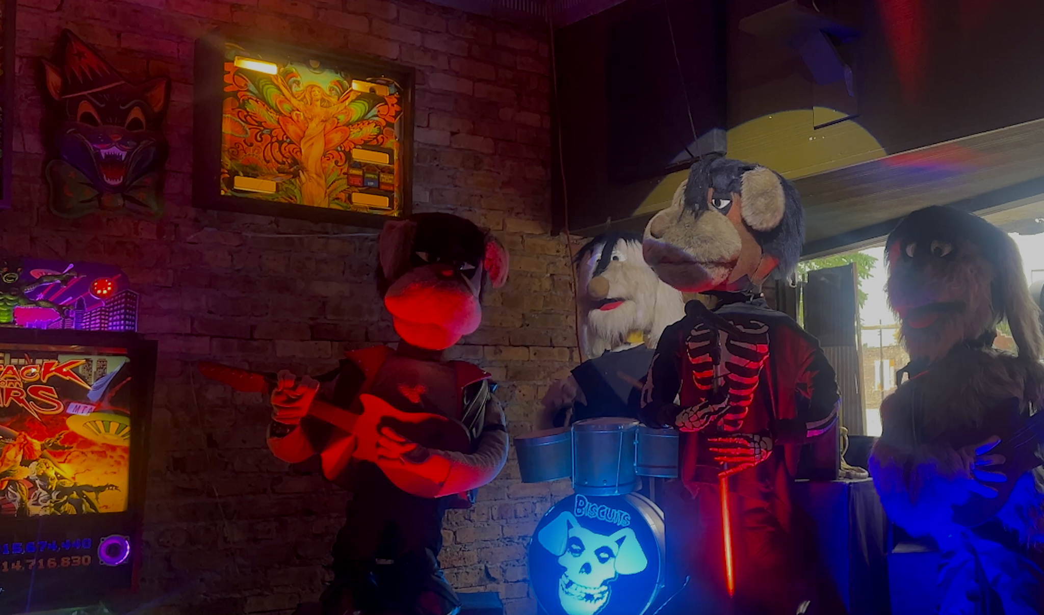 Chicago's Logan Arcade features animatronic dog band The Biscuits ...