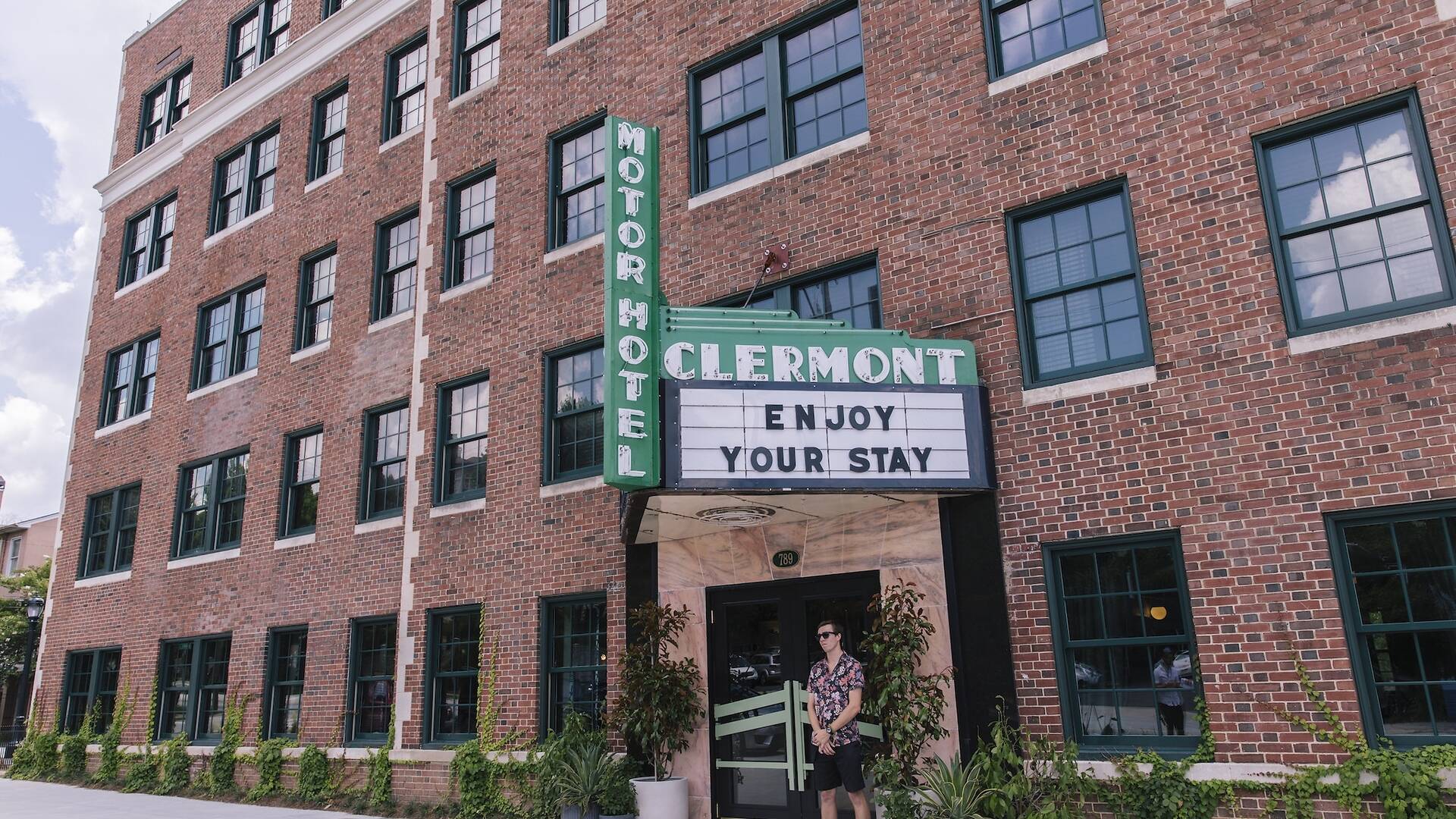 A Stay at Atlanta’s Iconic Clermont Lounge Changed My View on Strip ...