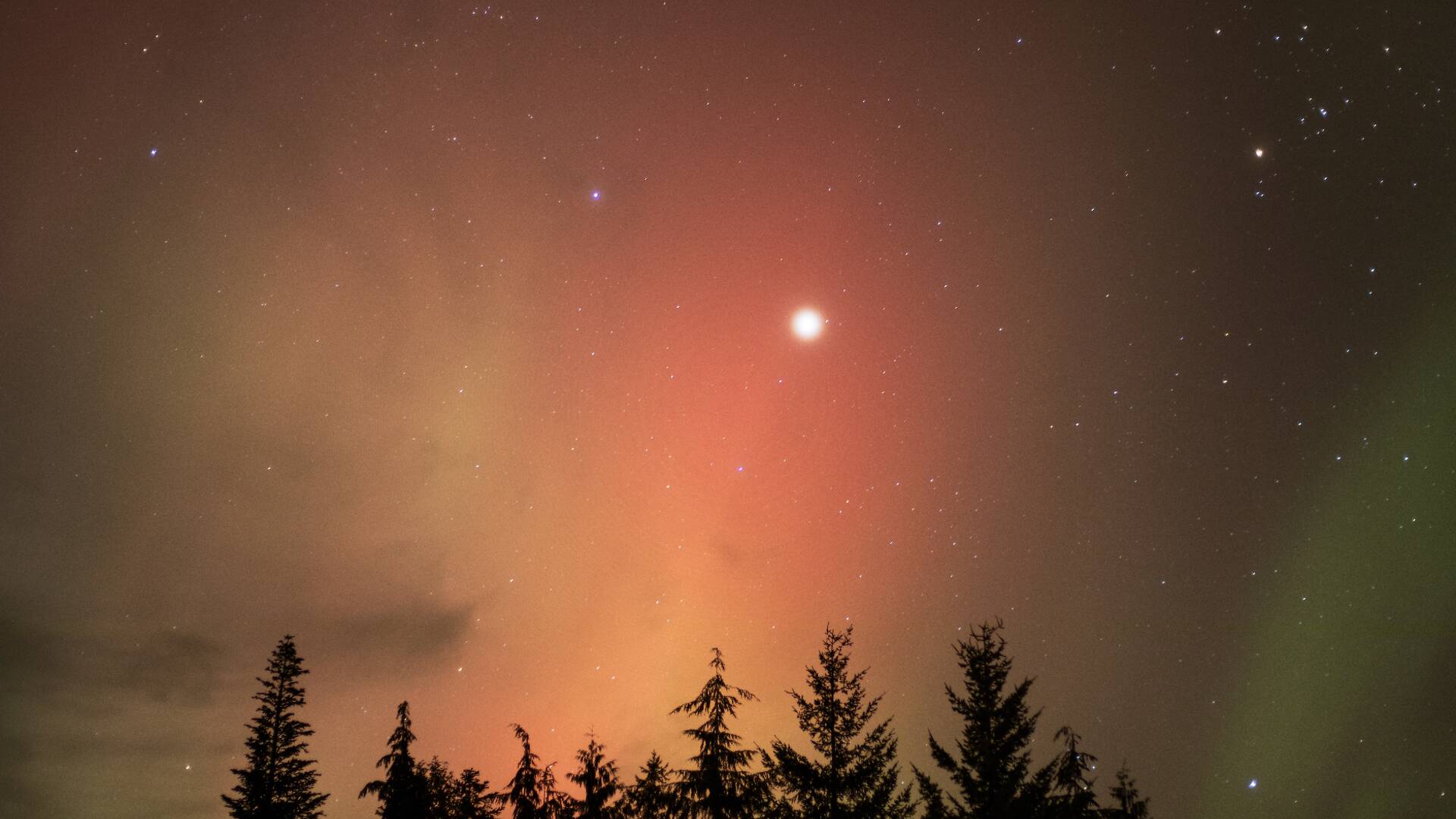 How to See the Northern Lights from the U.S. Tonight