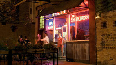 Why is Smoke Daddy BBQ in Chicago Closing for Good After 31 Years?