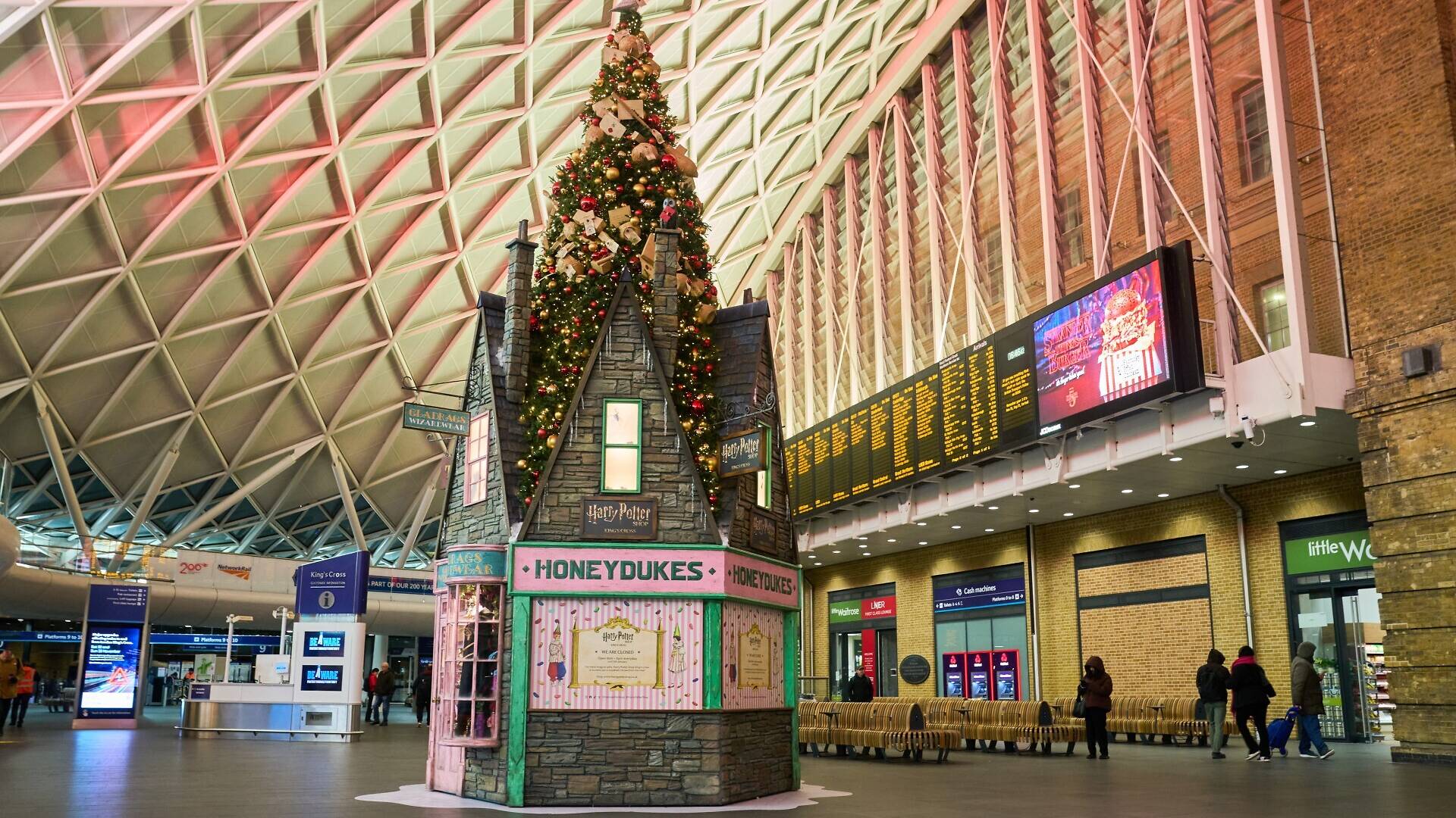 Harry Potter Themed Christmas Tree Unveiled At King’s Cross Station