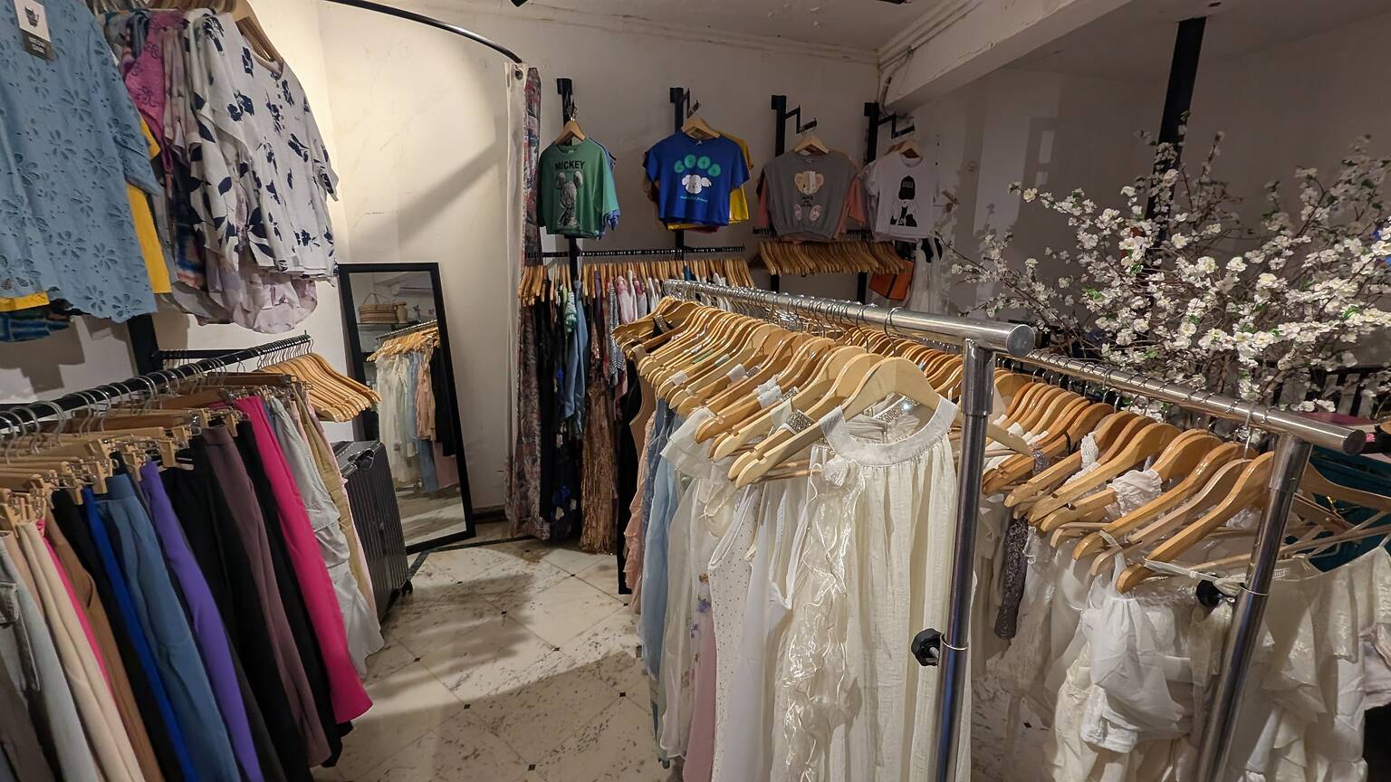 Huckleberry Hangers | Best thrift stores in Delhi